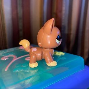 Hasbro | Toys | Authentic Littlest Pet Shop Lps 223 Walkable Cat | Poshmark